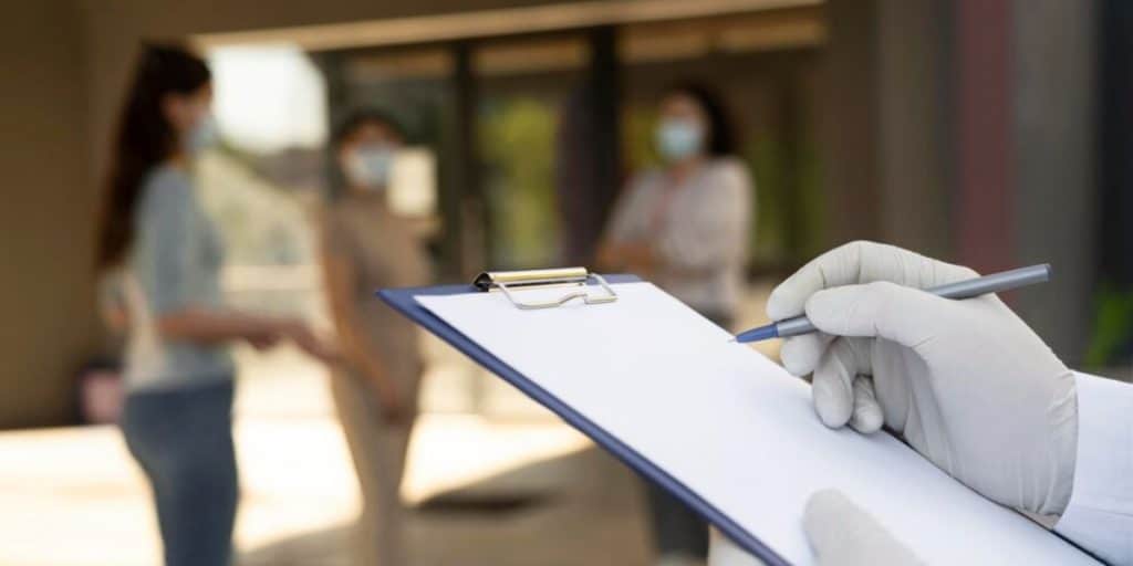 Can I Open a Clinic Without Being a Doctor?